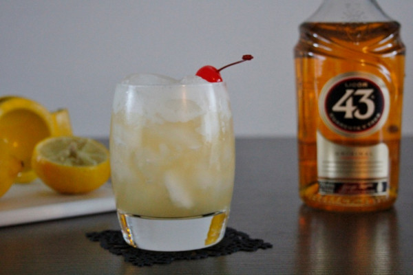 Licor 43 Sour cocktailrecept - Cocktailicious.nl
